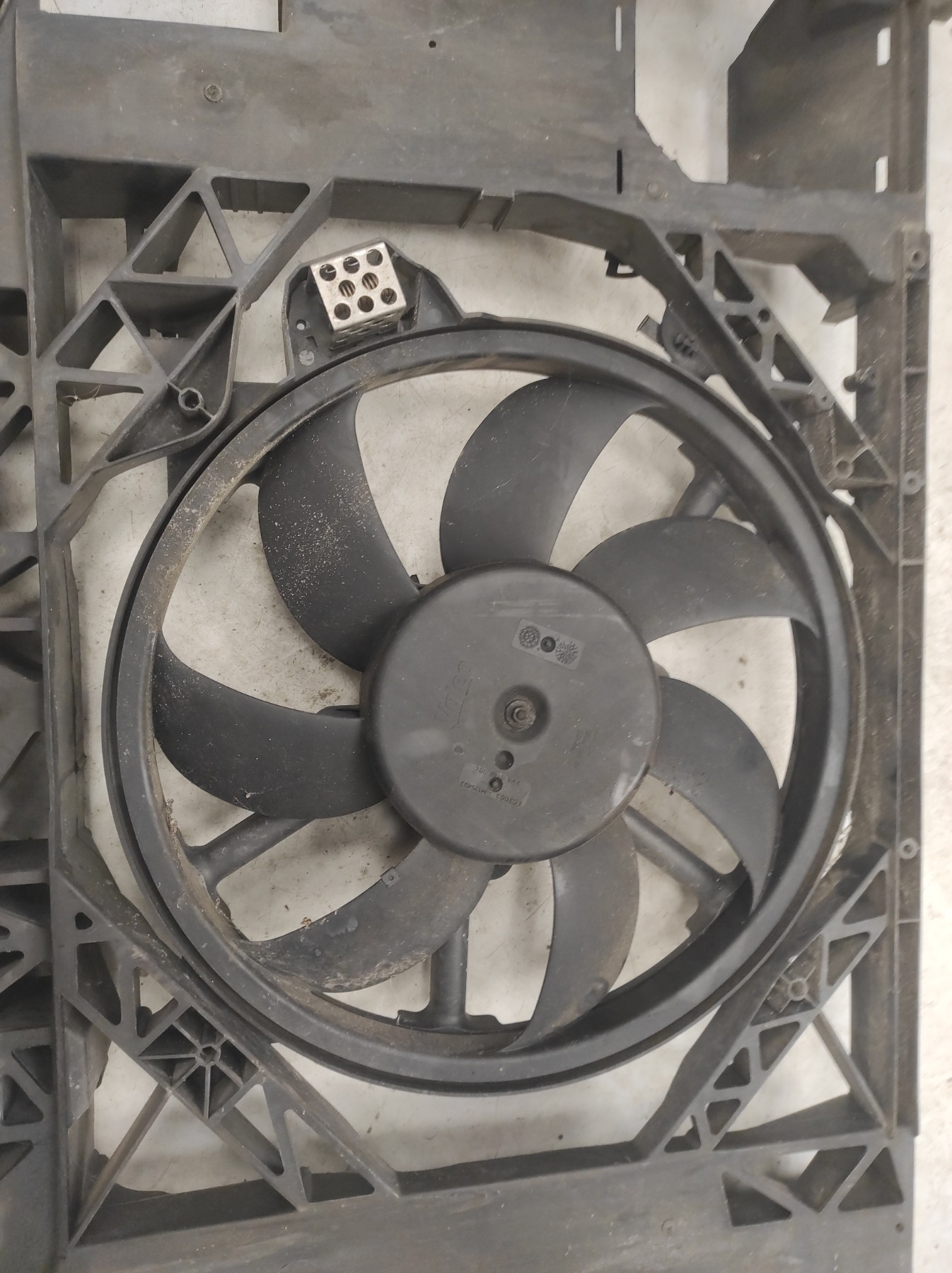 Support radiateur RENAULT SCENIC 3 PHASE 2 – 752100007R – Recycl Auto 60