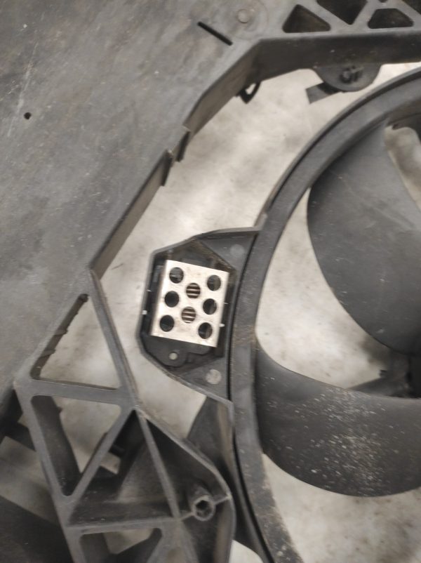 Support radiateur RENAULT SCENIC 3 PHASE 2 – 752100007R – Recycl Auto 60