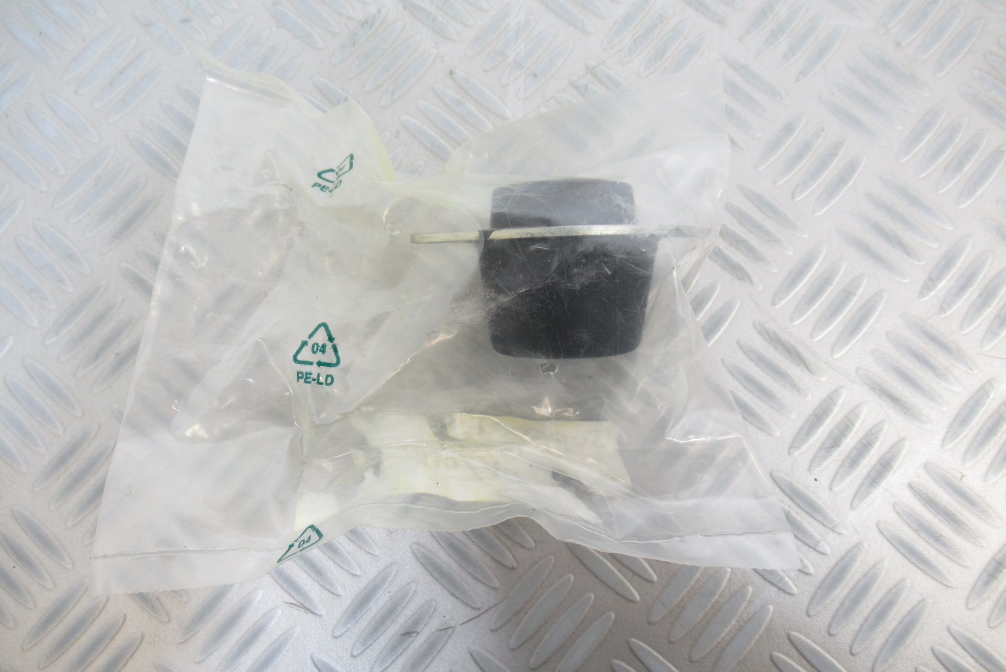 Cosplay Pirate Weapon 30-Inch Foam Pirate Sword - Safe Cosplay ...